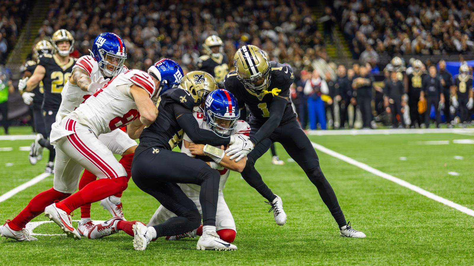 Saints play complete game and end Giants win streak